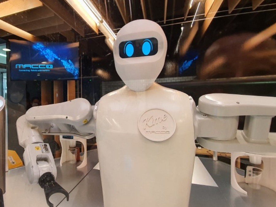 Macco Robotics, la revolución de la hostelería: Kime, el robot ...